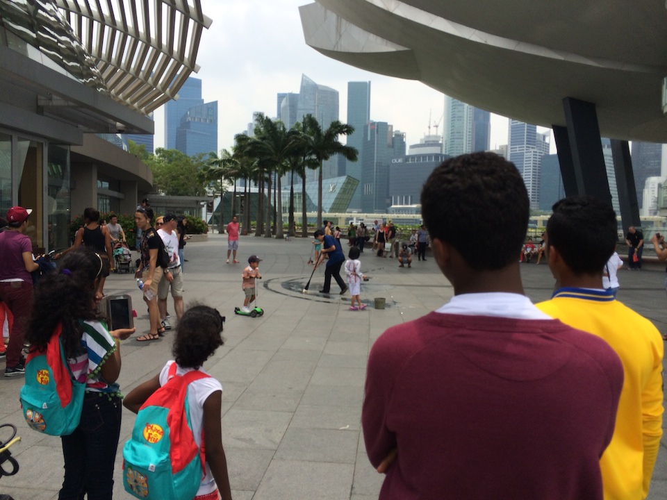 Singaporean Artist Brings Water Calligraphy Live To The Public ...